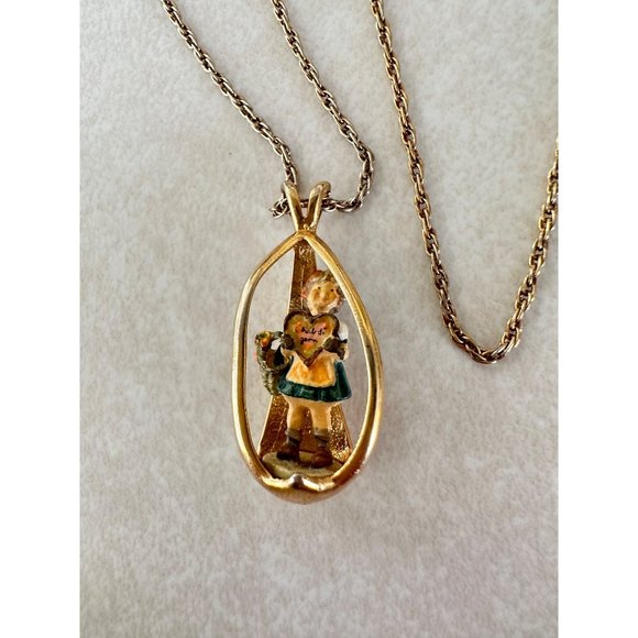 Hummel | Jewelry | Goebel Hummel Valentine Girl Heart Necklace Figurine ...